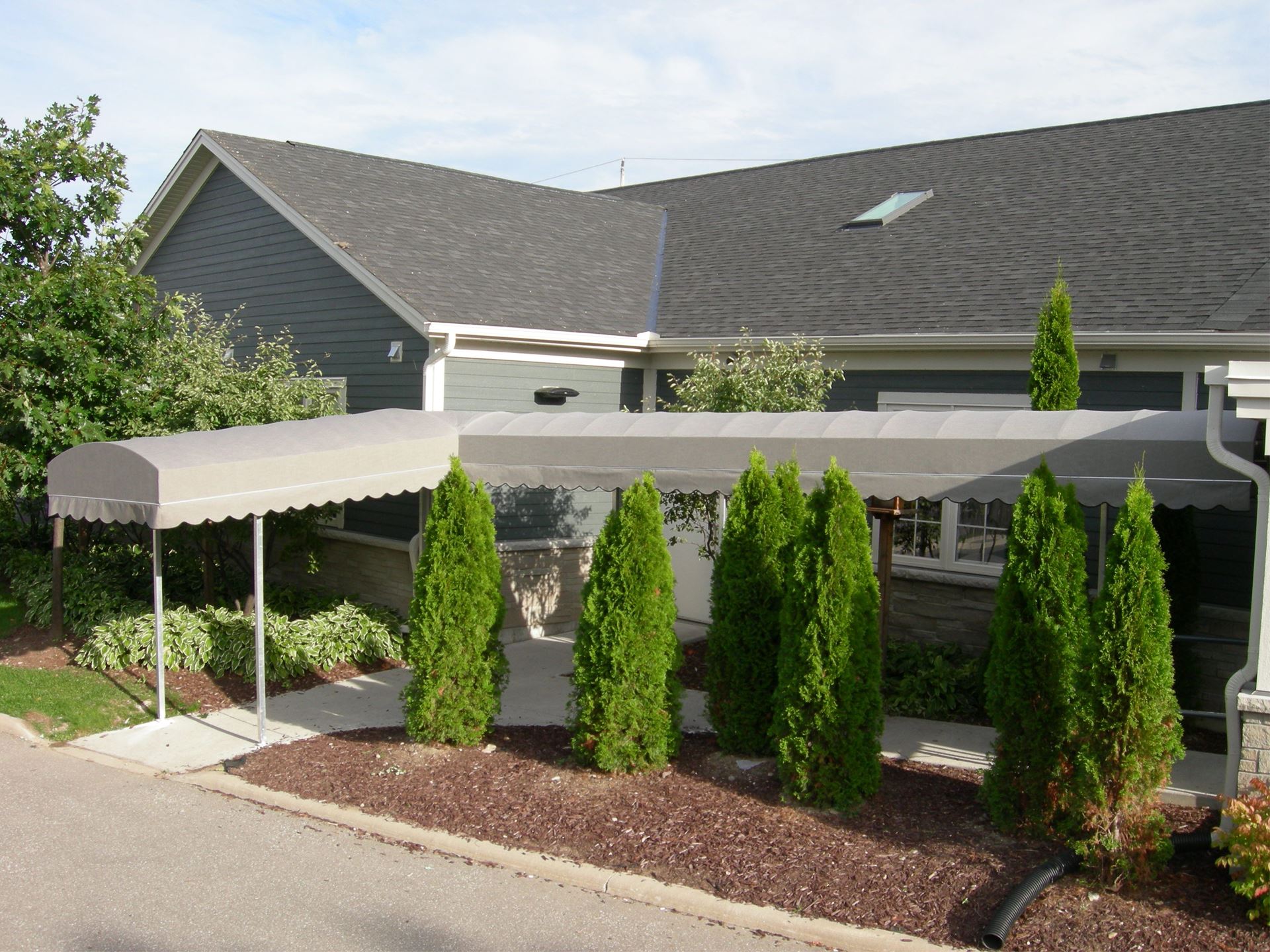 Awnings & Canopies | Roberts Signs & Awnings